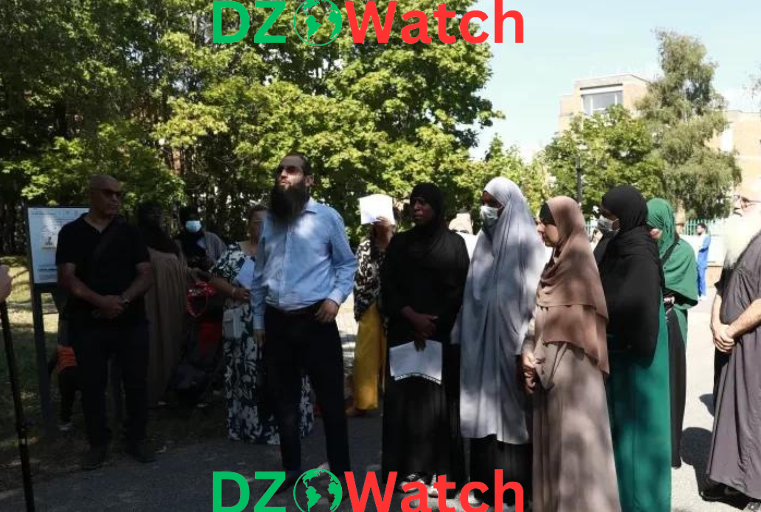 Protesters in France denounce ban on burqa in schools - DZWatch