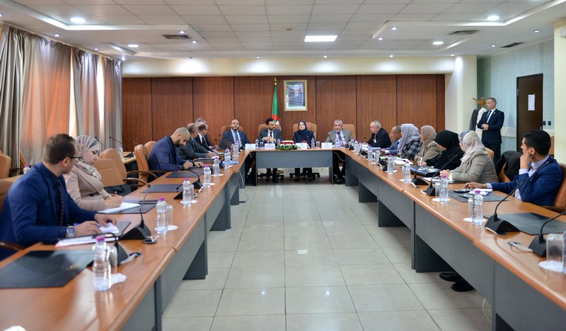 Wadhi Outlines Knowledge Economy Transition Strategy - DZWatch